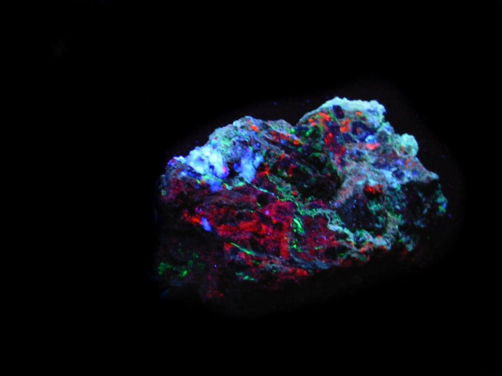 Fluorescent Minerals Arizona - Spirit Rock Shop