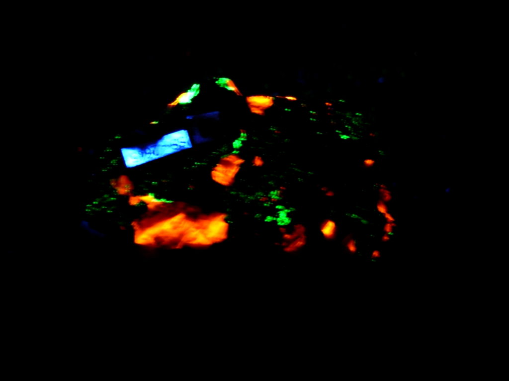 Fluorescent Minerals Page 2 - Spirit Rock Shop